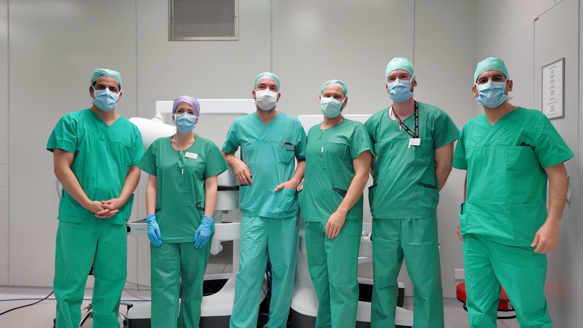 Zwei neue da Vinci 5 Roboter am Universitätsklinikum Ulm ...